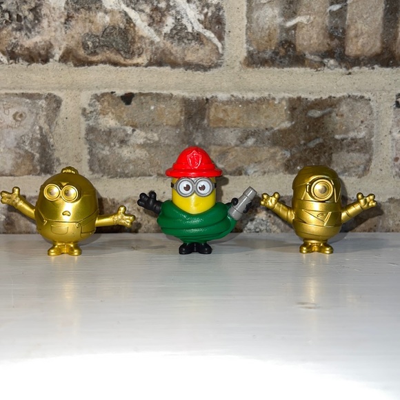 Toys | Mcdonalds 2 Gold Minions Despicable Me Rise Of Gru Fireman ...